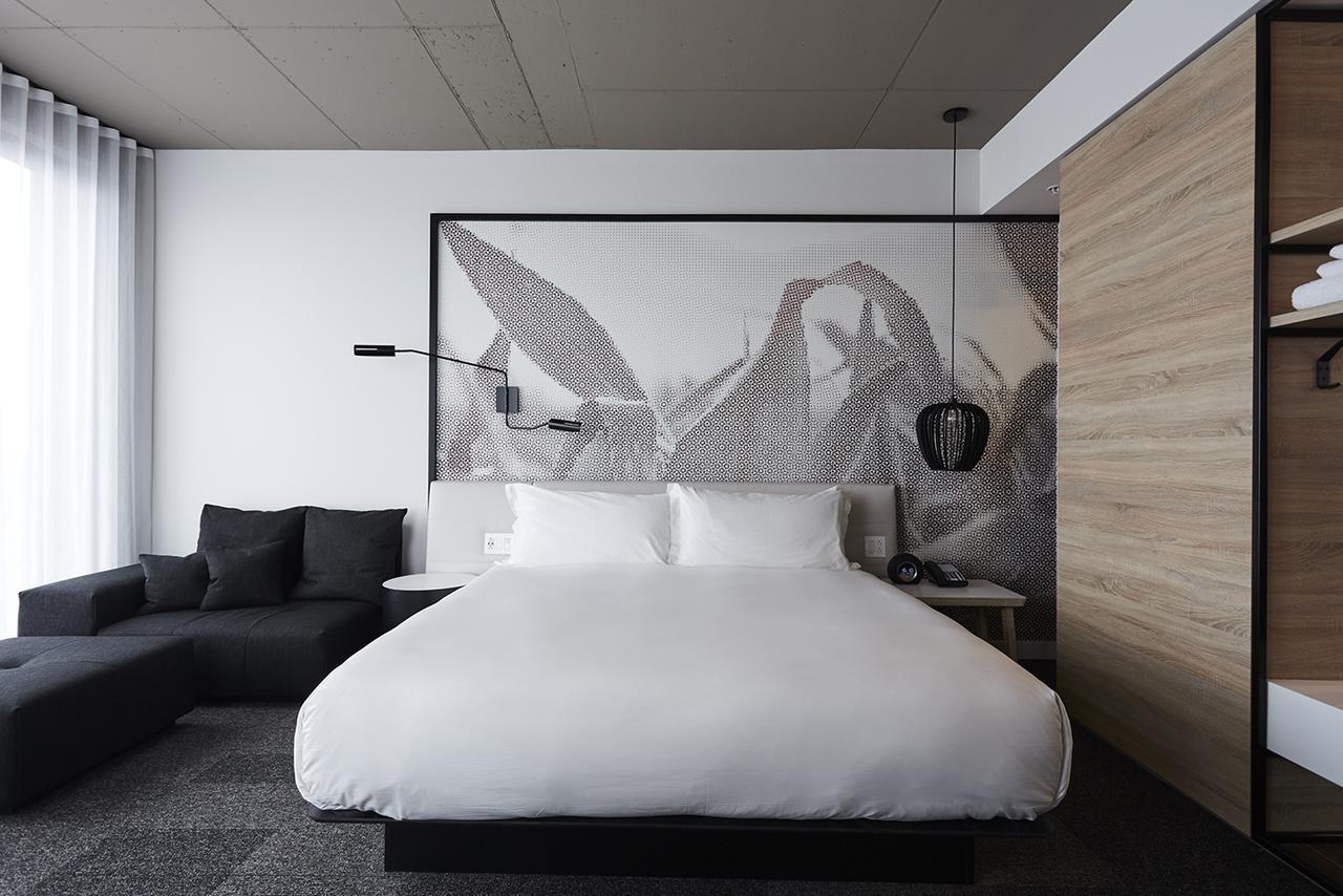 HOTEL ESCAD QUARTIER DIX30 | ⋆⋆⋆⋆ | BROSSARD, CANADA | SEASON DEALS ...